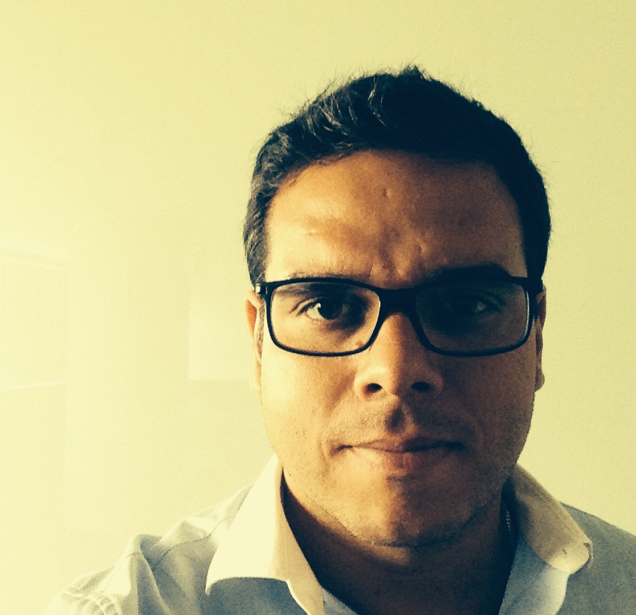 Sobre el autor | MARIO ZÚÑIGA